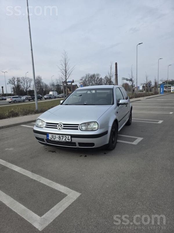 Grey Volkswagen Golf 2002 in Jelgava, with an engine capacity of 1.60 L and mileage of 281 thousand km for 1550 €, photo 1 on AUTOMOTO.COM.LV
