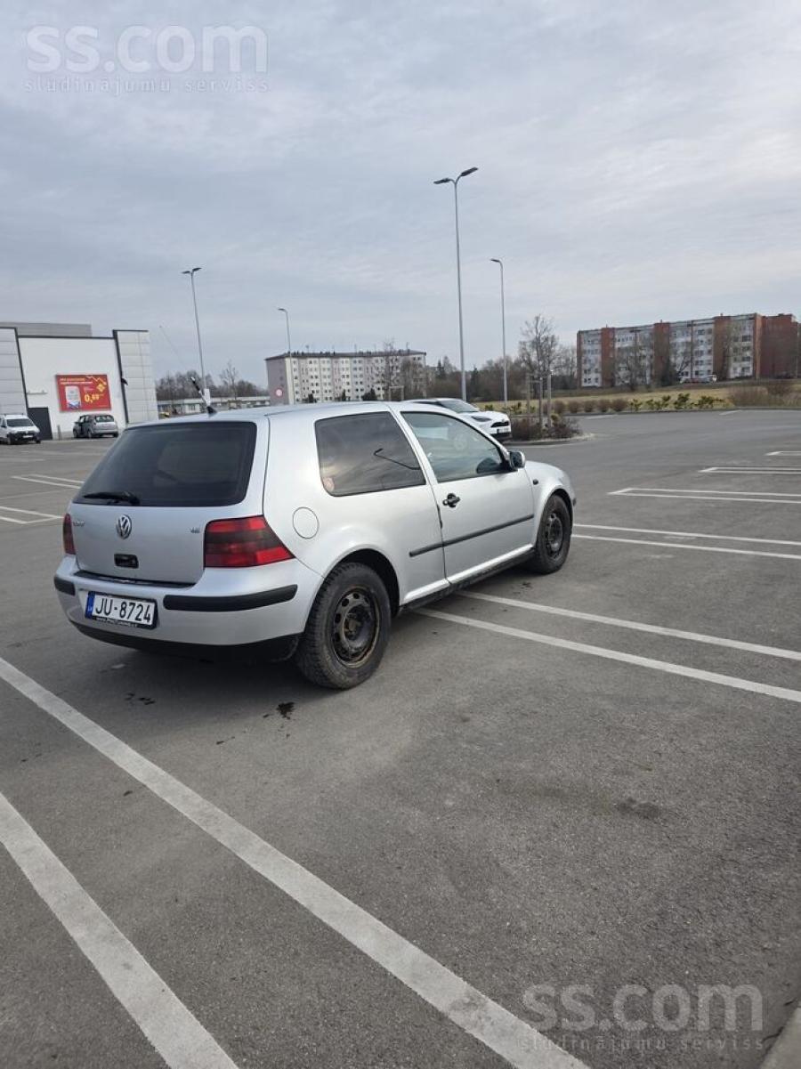 Pelēks Volkswagen Golf 2002 Jelgava, ar dzinēja tilpumu 1.60 L un nobraukumu 281 tūkst. km par 1550 €, foto 3 vietnē AUTOMOTO.COM.LV