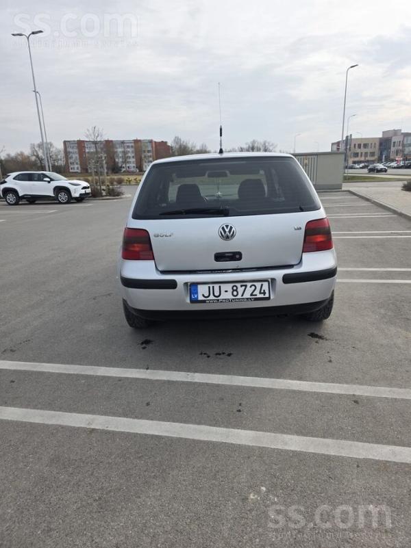 Grey Volkswagen Golf 2002 in Jelgava, with an engine capacity of 1.60 L and mileage of 281 thousand km for 1550 €, photo 3 on AUTOMOTO.COM.LV