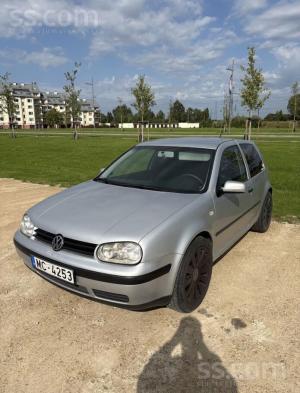 Pelēks Volkswagen Golf 2002 Rīga, ar dzinēja tilpumu 1.90 L un nobraukumu 440 tūkst. km par 1550 €, foto 3 vietnē AUTOMOTO.COM.LV