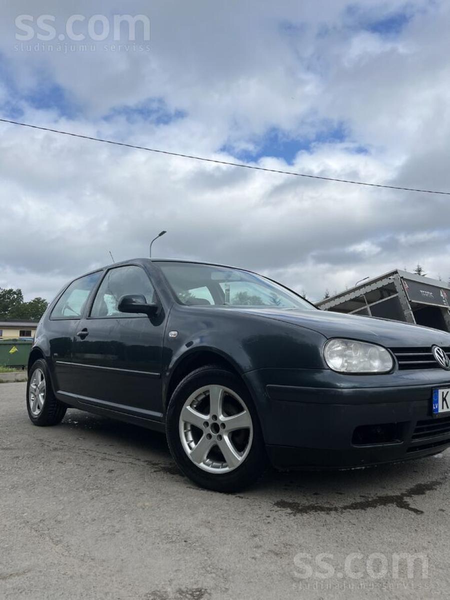 Grey Volkswagen Golf 2004 in Riga, with an engine capacity of 1.40 L and mileage of 273 thousand km for 1450 €, photo 1 on AUTOMOTO.COM.LV