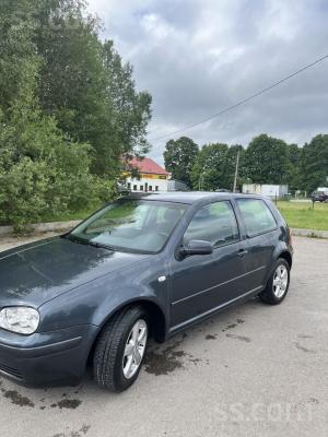 Grey Volkswagen Golf 2004 in Riga, with an engine capacity of 1.40 L and mileage of 273 thousand km for 1450 €, photo 3 on AUTOMOTO.COM.LV