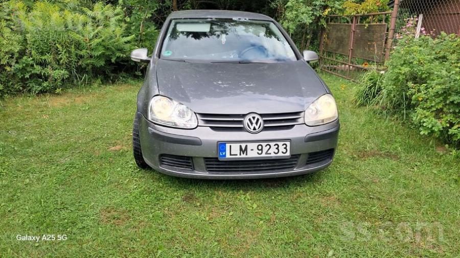 Grey Volkswagen Golf 2004 in Riga, with an engine capacity of 1.90 L and mileage of 245 thousand km for 1400 €, photo 3 on AUTOMOTO.COM.LV