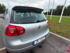 Grey Volkswagen Golf 2004 in Riga, with an engine capacity of 1.40 L and mileage of 348 thousand km for 1400 €, photo 4 on AUTOMOTO.COM.LV