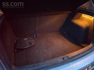 Grey Volkswagen Golf 2004 in Riga, with an engine capacity of 1.40 L and mileage of 348 thousand km for 1400 €, photo 9 on AUTOMOTO.COM.LV