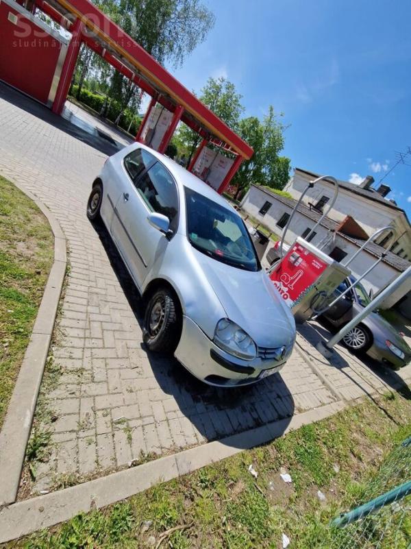 Pelēks Volkswagen Golf 2005 Dobele, ar dzinēja tilpumu 1.40 L un nobraukumu 40 tūkst. km par 2400 €, foto 2 vietnē AUTOMOTO.COM.LV