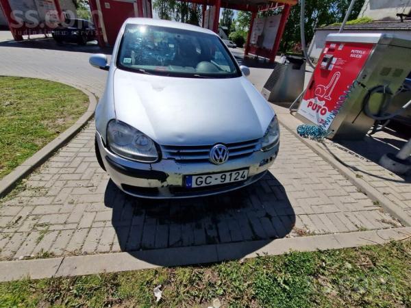 Pelēks Volkswagen Golf 2005 Dobele, ar dzinēja tilpumu 1.40 L un nobraukumu 40 tūkst. km par 2400 €, foto 4 vietnē AUTOMOTO.COM.LV