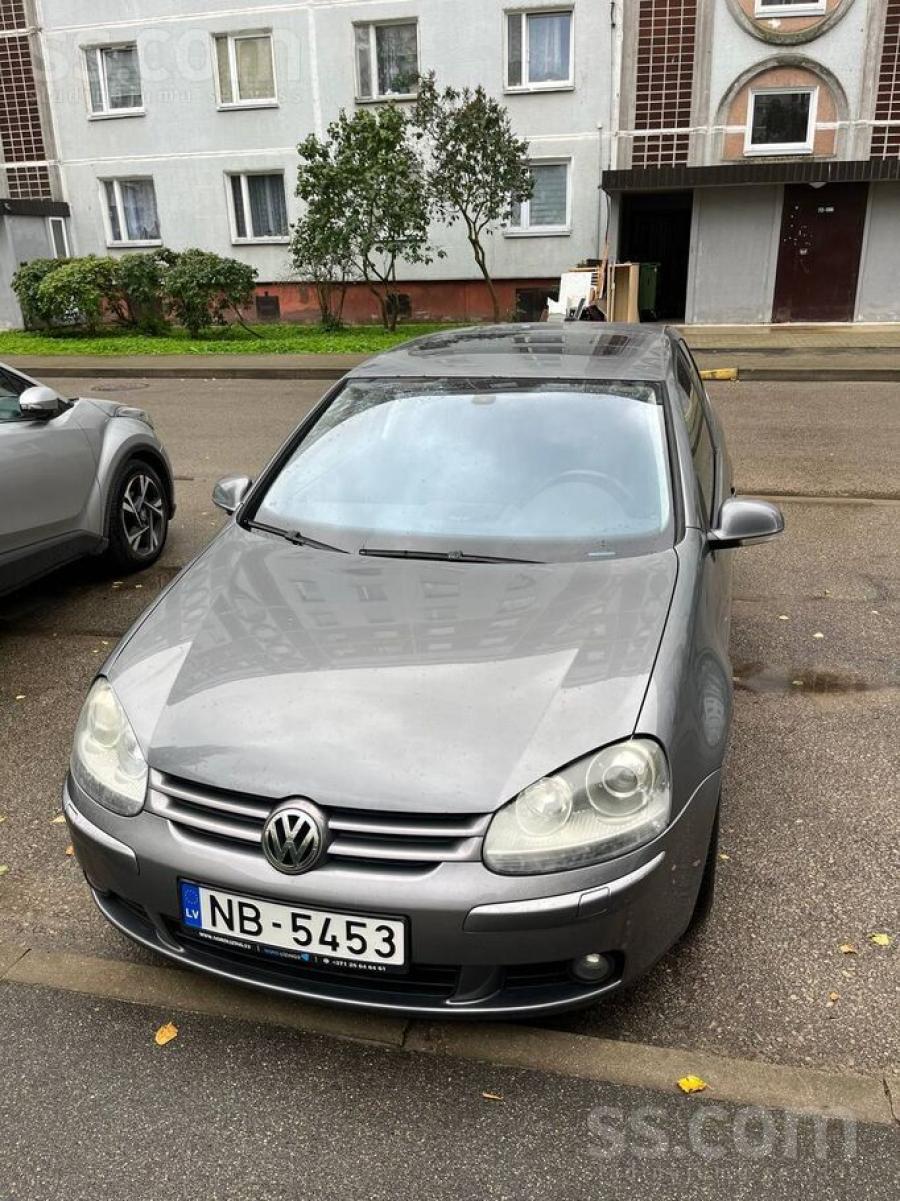 Pelēks Volkswagen Golf 2005 Rīga, ar dzinēja tilpumu 2.00 L un nobraukumu 313 tūkst. km par 1100 €, foto 3 vietnē AUTOMOTO.COM.LV