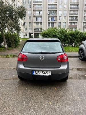 Pelēks Volkswagen Golf 2005 Rīga, ar dzinēja tilpumu 2.00 L un nobraukumu 313 tūkst. km par 1100 €, foto 4 vietnē AUTOMOTO.COM.LV