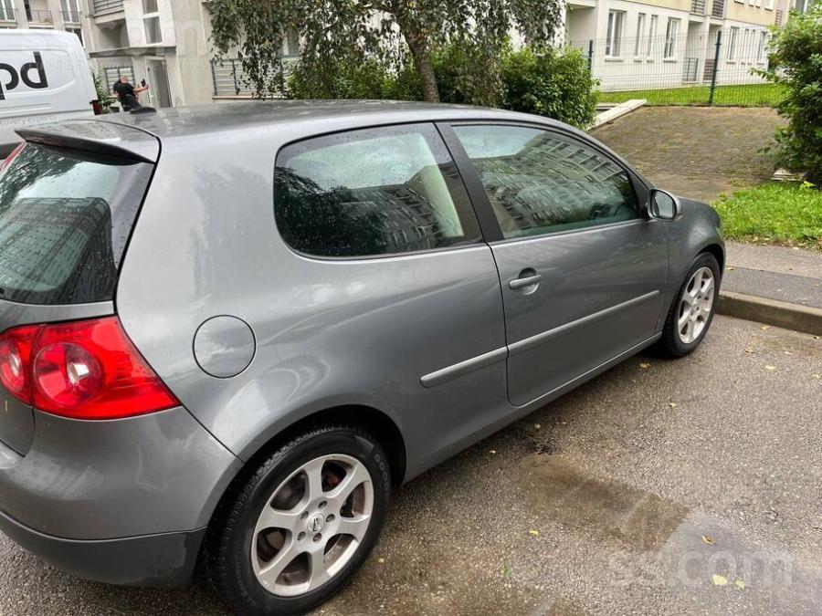 Pelēks Volkswagen Golf 2005 Rīga, ar dzinēja tilpumu 2.00 L un nobraukumu 313 tūkst. km par 1100 €, foto 5 vietnē AUTOMOTO.COM.LV