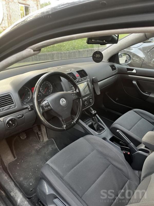 Pelēks Volkswagen Golf 2005 Rīga, ar dzinēja tilpumu 2.00 L un nobraukumu 313 tūkst. km par 1100 €, foto 7 vietnē AUTOMOTO.COM.LV