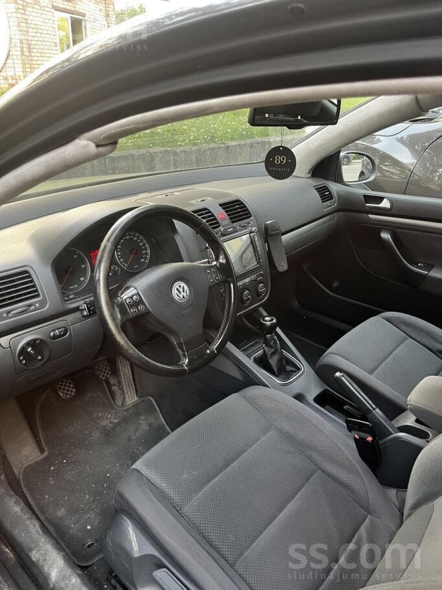 Pelēks Volkswagen Golf 2005 Rīga, ar dzinēja tilpumu 2.00 L un nobraukumu 313 tūkst. km par 1100 €, foto 7 vietnē AUTOMOTO.COM.LV