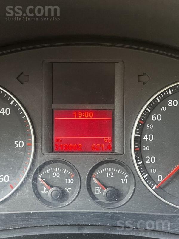Pelēks Volkswagen Golf 2005 Rīga, ar dzinēja tilpumu 2.00 L un nobraukumu 313 tūkst. km par 1100 €, foto 10 vietnē AUTOMOTO.COM.LV