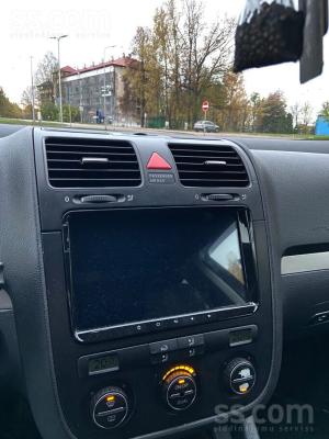 Pelēks Volkswagen Golf 2006 Cēsis, ar dzinēja tilpumu 1.90 L un nobraukumu 384 tūkst. km par 1500 €, foto 5 vietnē AUTOMOTO.COM.LV