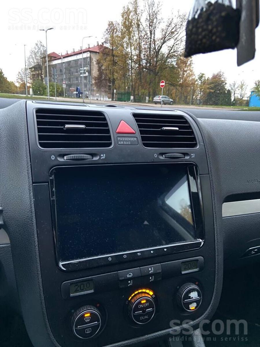 Pelēks Volkswagen Golf 2006 Cēsis, ar dzinēja tilpumu 1.90 L un nobraukumu 384 tūkst. km par 1500 €, foto 5 vietnē AUTOMOTO.COM.LV