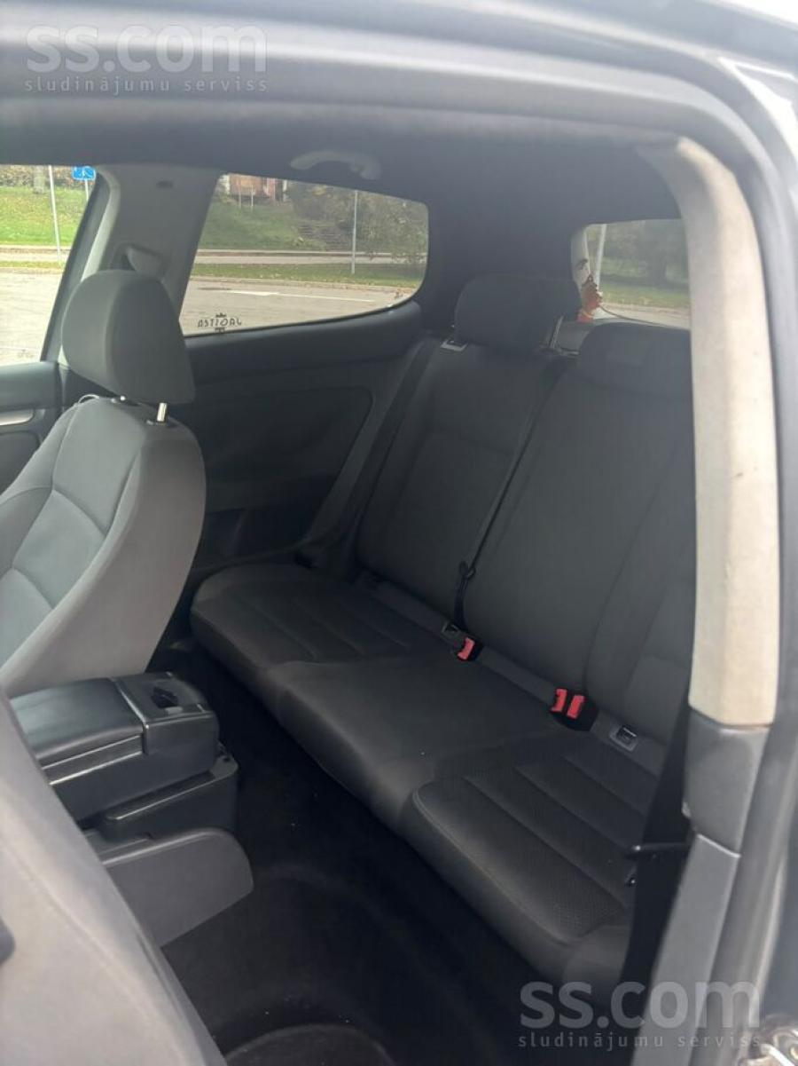 Pelēks Volkswagen Golf 2006 Cēsis, ar dzinēja tilpumu 1.90 L un nobraukumu 384 tūkst. km par 1500 €, foto 7 vietnē AUTOMOTO.COM.LV