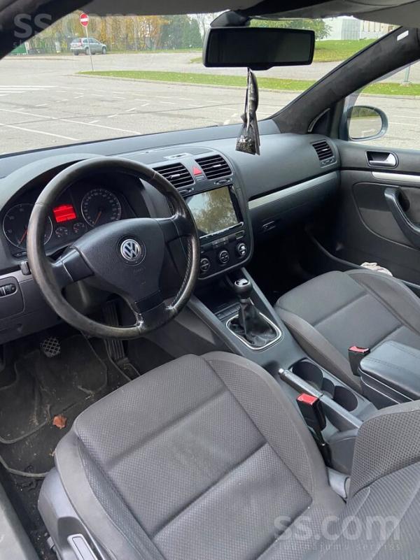 Pelēks Volkswagen Golf 2006 Cēsis, ar dzinēja tilpumu 1.90 L un nobraukumu 384 tūkst. km par 1500 €, foto 10 vietnē AUTOMOTO.COM.LV