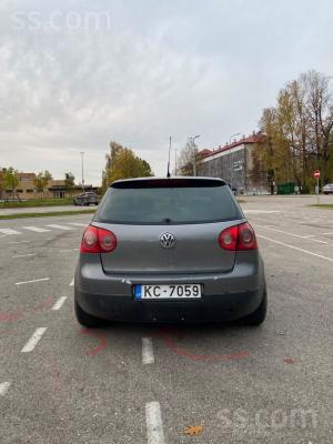 Pelēks Volkswagen Golf 2006 Cēsis, ar dzinēja tilpumu 1.90 L un nobraukumu 384 tūkst. km par 1500 €, foto 11 vietnē AUTOMOTO.COM.LV