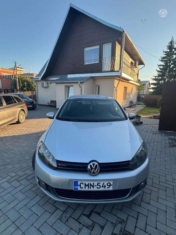 Grey Volkswagen Golf 2010 in Kaunas, with an engine capacity of 1.60 L and mileage of 331 thousand km for 2650 €, photo 1 on AUTOMOTO.COM.LV