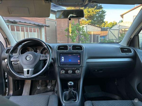 Grey Volkswagen Golf 2010 in Kaunas, with an engine capacity of 1.60 L and mileage of 331 thousand km for 2650 €, photo 9 on AUTOMOTO.COM.LV