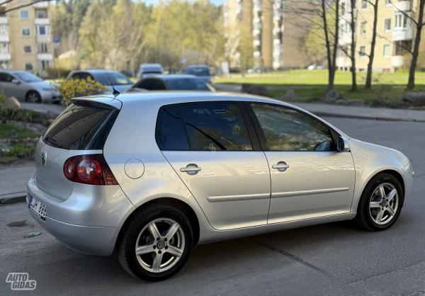 Grey Volkswagen Golf 2008 in Vilnius, with an engine capacity of 1.90 L and mileage of 219 thousand km for 1450 €, photo 3 on AUTOMOTO.COM.LV