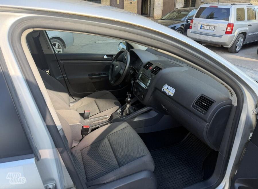 Grey Volkswagen Golf 2008 in Vilnius, with an engine capacity of 1.90 L and mileage of 219 thousand km for 1450 €, photo 11 on AUTOMOTO.COM.LV