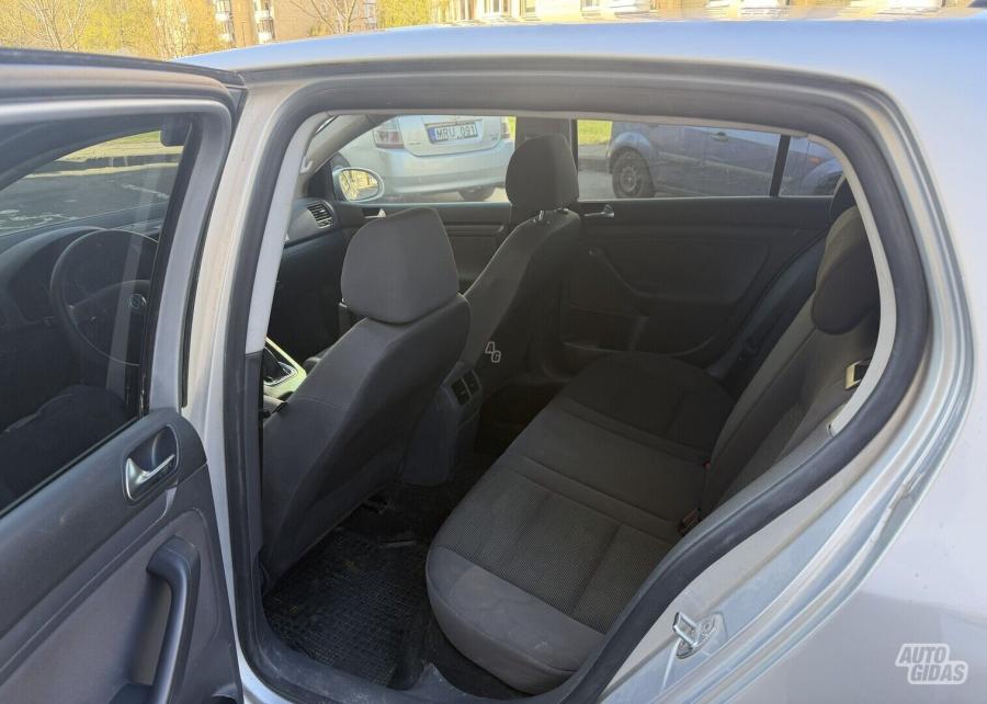 Grey Volkswagen Golf 2008 in Vilnius, with an engine capacity of 1.90 L and mileage of 219 thousand km for 1450 €, photo 13 on AUTOMOTO.COM.LV