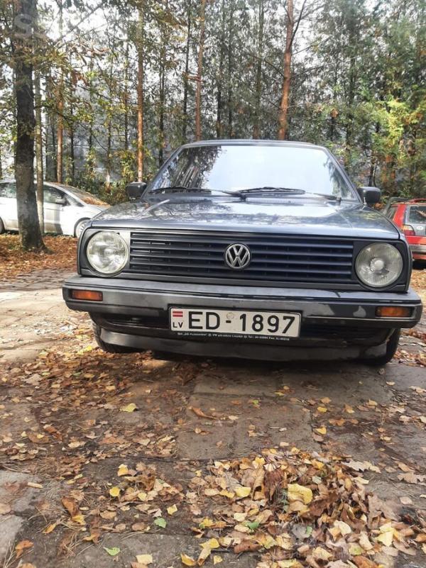 Grey Volkswagen Golf 1987 in Riga, with an engine capacity of 1.60 L and mileage of 412 thousand km for 1100 €, photo 5 on AUTOMOTO.COM.LV