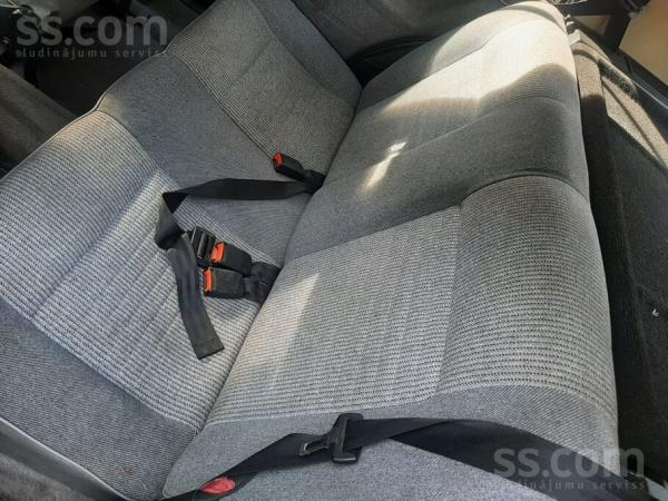 Grey Volkswagen Golf 1987 in Riga, with an engine capacity of 1.60 L and mileage of 412 thousand km for 1100 €, photo 9 on AUTOMOTO.COM.LV
