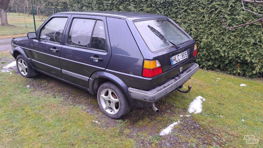 Grey Volkswagen Golf 1988 in Sakiai, with an engine capacity of 1.60 L and mileage of 249 thousand km for 800 €, photo 7 on AUTOMOTO.COM.LV