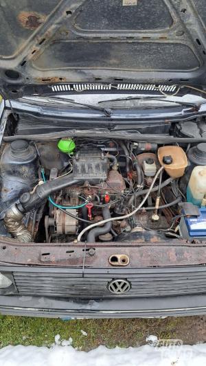 Grey Volkswagen Golf 1988 in Sakiai, with an engine capacity of 1.60 L and mileage of 249 thousand km for 800 €, photo 14 on AUTOMOTO.COM.LV
