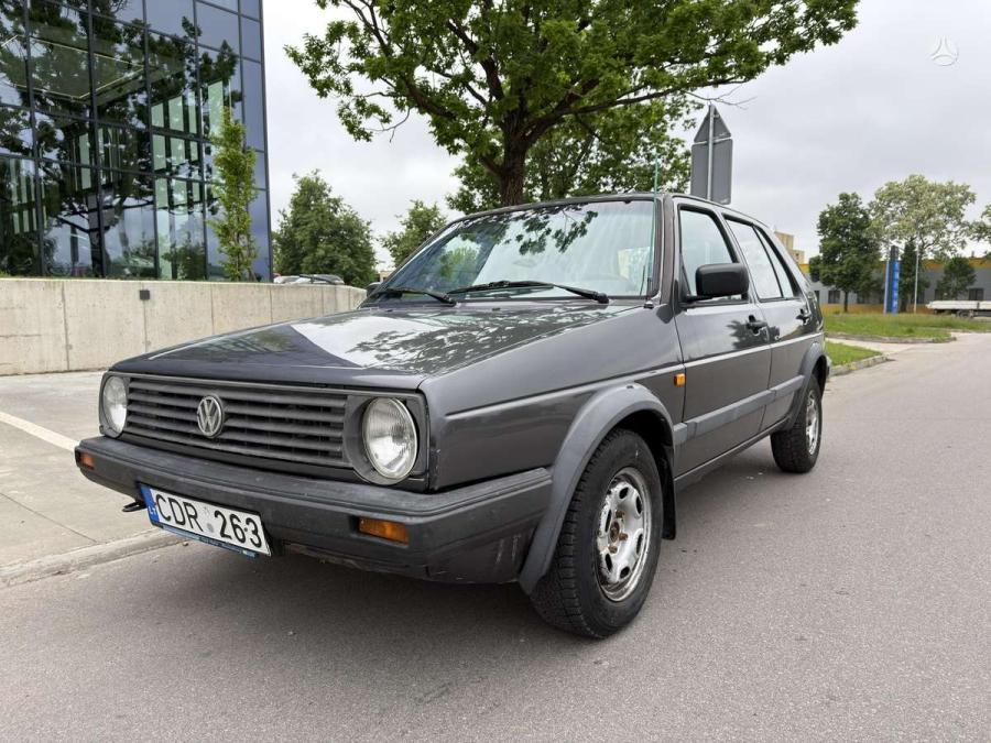 Pelēks Volkswagen Golf 1992 Panevēža, ar dzinēja tilpumu 1.78 L un nobraukumu 194 tūkst. km par 1250 €, foto 4 vietnē AUTOMOTO.COM.LV