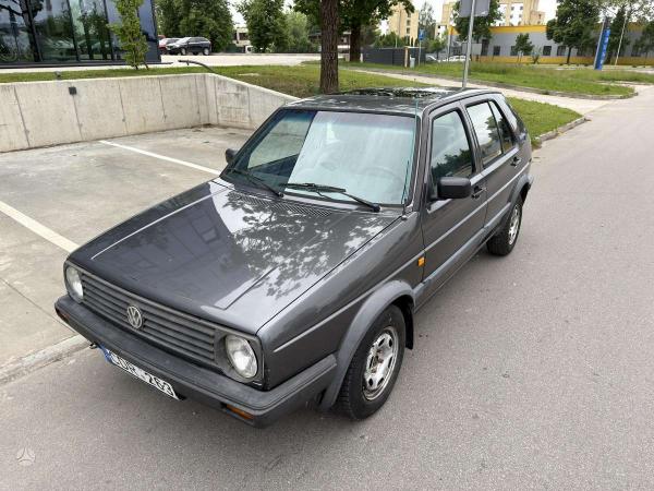 Grey Volkswagen Golf 1992 in Panevezys, with an engine capacity of 1.78 L and mileage of 194 thousand km for 1250 €, photo 4 on AUTOMOTO.COM.LV