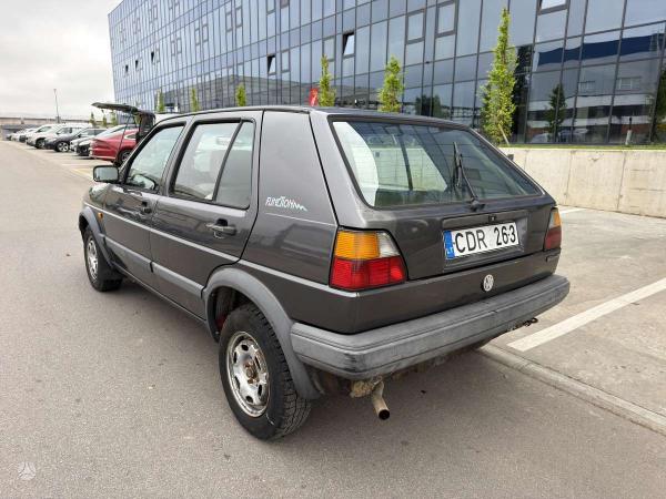 Grey Volkswagen Golf 1992 in Panevezys, with an engine capacity of 1.78 L and mileage of 194 thousand km for 1250 €, photo 7 on AUTOMOTO.COM.LV