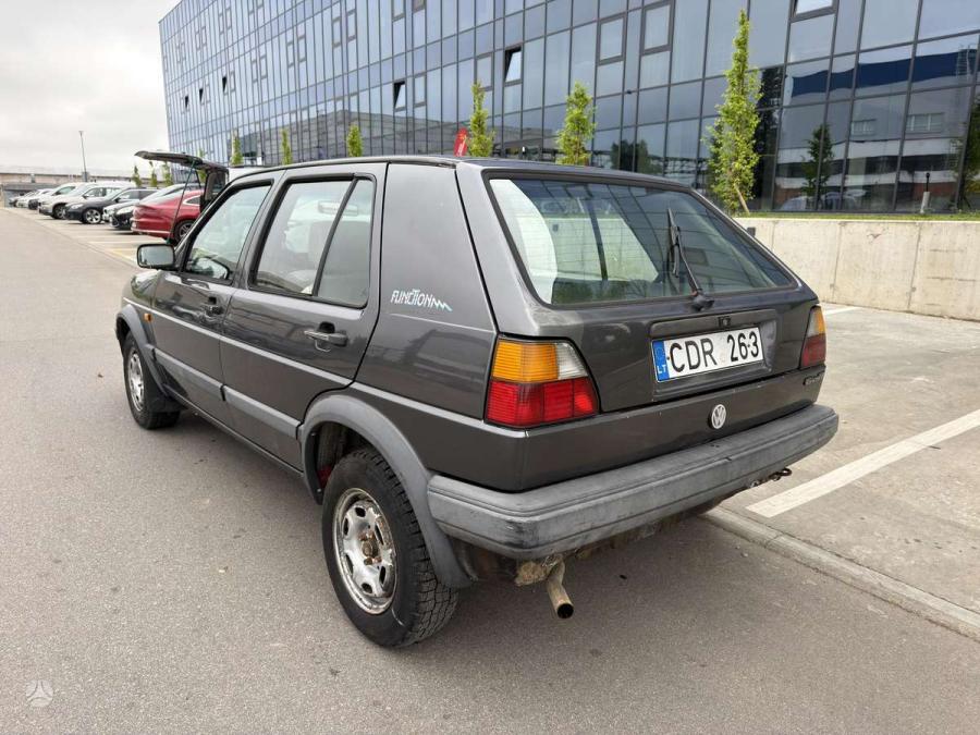 Pelēks Volkswagen Golf 1992 Panevēža, ar dzinēja tilpumu 1.78 L un nobraukumu 194 tūkst. km par 1250 €, foto 8 vietnē AUTOMOTO.COM.LV