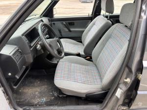 Pelēks Volkswagen Golf 1992 Panevēža, ar dzinēja tilpumu 1.78 L un nobraukumu 194 tūkst. km par 1250 €, foto 13 vietnē AUTOMOTO.COM.LV