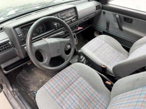 Pelēks Volkswagen Golf 1992 Panevēža, ar dzinēja tilpumu 1.78 L un nobraukumu 194 tūkst. km par 1250 €, foto 14 vietnē AUTOMOTO.COM.LV