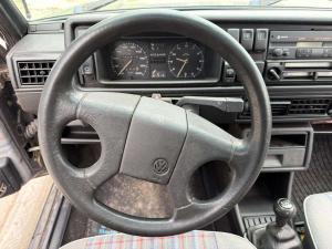 Pelēks Volkswagen Golf 1992 Panevēža, ar dzinēja tilpumu 1.78 L un nobraukumu 194 tūkst. km par 1250 €, foto 20 vietnē AUTOMOTO.COM.LV