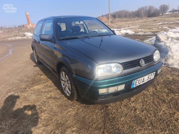 Pelēks Volkswagen Golf 1993 Ignalina, ar dzinēja tilpumu 2.00 L un nobraukumu 205 tūkst. km par 999 €, foto 2 vietnē AUTOMOTO.COM.LV