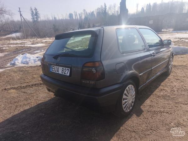 Pelēks Volkswagen Golf 1993 Ignalina, ar dzinēja tilpumu 2.00 L un nobraukumu 205 tūkst. km par 999 €, foto 4 vietnē AUTOMOTO.COM.LV
