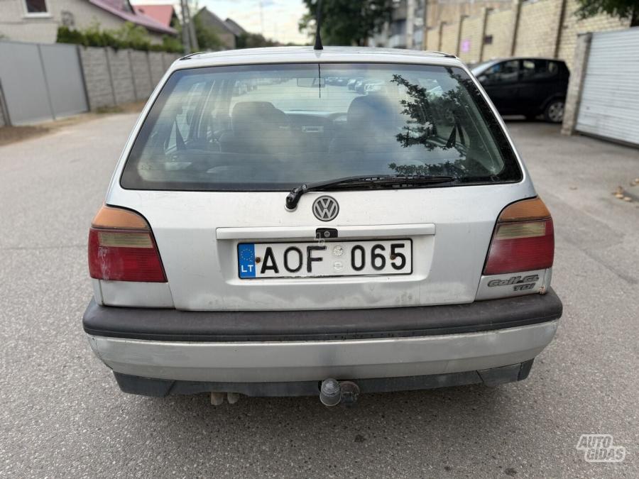 Grey Volkswagen Golf 1995 in Kaunas, with an engine capacity of 1.90 L and mileage of 320 thousand km for 950 €, photo 7 on AUTOMOTO.COM.LV