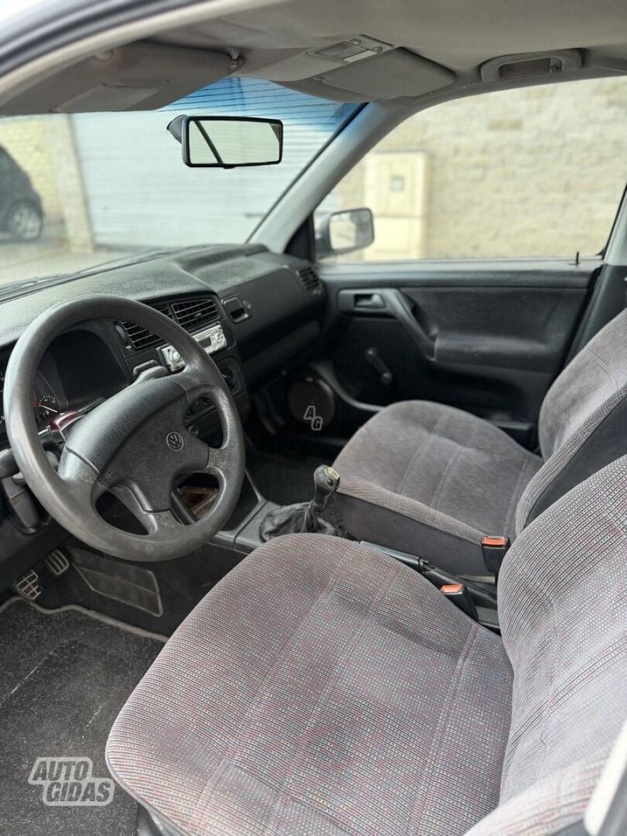 Grey Volkswagen Golf 1995 in Kaunas, with an engine capacity of 1.90 L and mileage of 320 thousand km for 950 €, photo 11 on AUTOMOTO.COM.LV