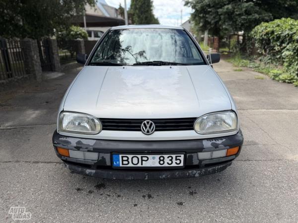 Pelēks Volkswagen Golf 1995 Kauņa, ar dzinēja tilpumu 1.80 L un nobraukumu 164 tūkst. km par 850 €, foto 2 vietnē AUTOMOTO.COM.LV