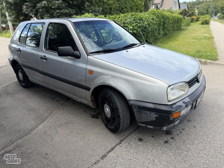 Pelēks Volkswagen Golf 1995 Kauņa, ar dzinēja tilpumu 1.80 L un nobraukumu 164 tūkst. km par 850 €, foto 4 vietnē AUTOMOTO.COM.LV