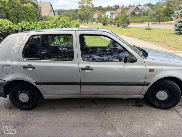 Pelēks Volkswagen Golf 1995 Kauņa, ar dzinēja tilpumu 1.80 L un nobraukumu 164 tūkst. km par 850 €, foto 4 vietnē AUTOMOTO.COM.LV