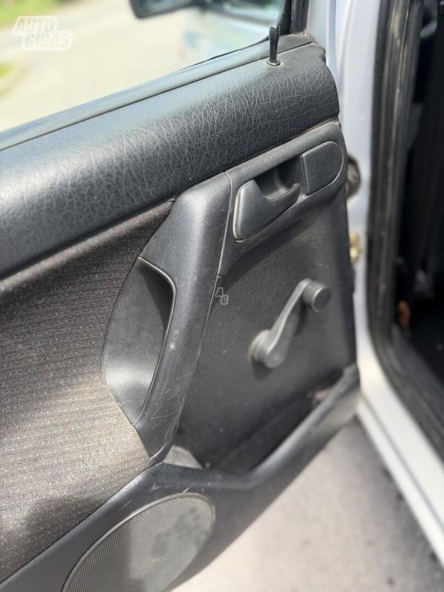 Pelēks Volkswagen Golf 1995 Kauņa, ar dzinēja tilpumu 1.80 L un nobraukumu 164 tūkst. km par 850 €, foto 17 vietnē AUTOMOTO.COM.LV