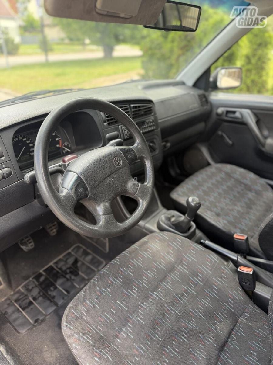 Pelēks Volkswagen Golf 1995 Kauņa, ar dzinēja tilpumu 1.80 L un nobraukumu 164 tūkst. km par 850 €, foto 23 vietnē AUTOMOTO.COM.LV