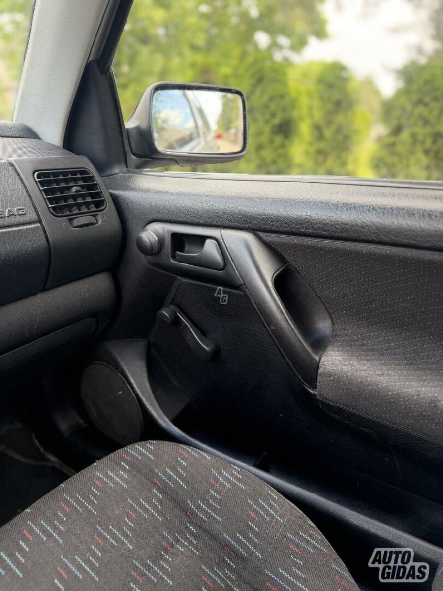 Pelēks Volkswagen Golf 1995 Kauņa, ar dzinēja tilpumu 1.80 L un nobraukumu 164 tūkst. km par 850 €, foto 27 vietnē AUTOMOTO.COM.LV