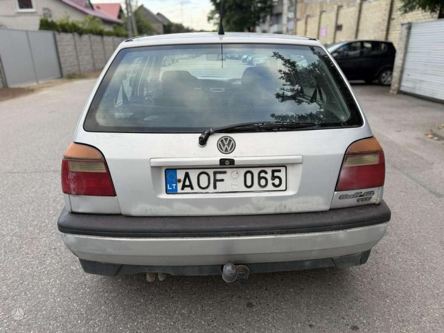 Pelēks Volkswagen Golf 1995 Kauņa, ar dzinēja tilpumu 1.90 L un nobraukumu 320 tūkst. km par 590 €, foto 9 vietnē AUTOMOTO.COM.LV