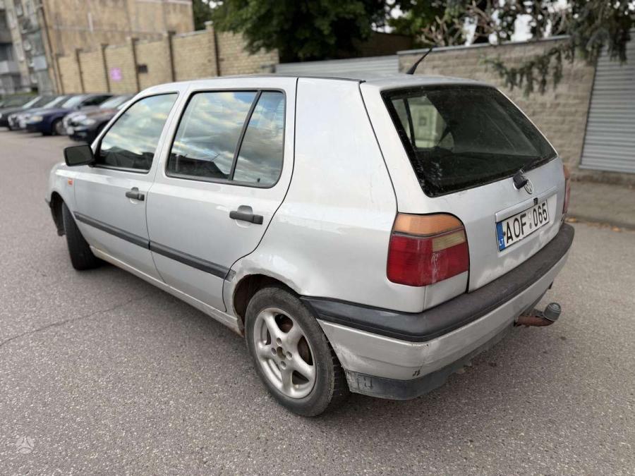 Pelēks Volkswagen Golf 1995 Kauņa, ar dzinēja tilpumu 1.90 L un nobraukumu 320 tūkst. km par 590 €, foto 11 vietnē AUTOMOTO.COM.LV